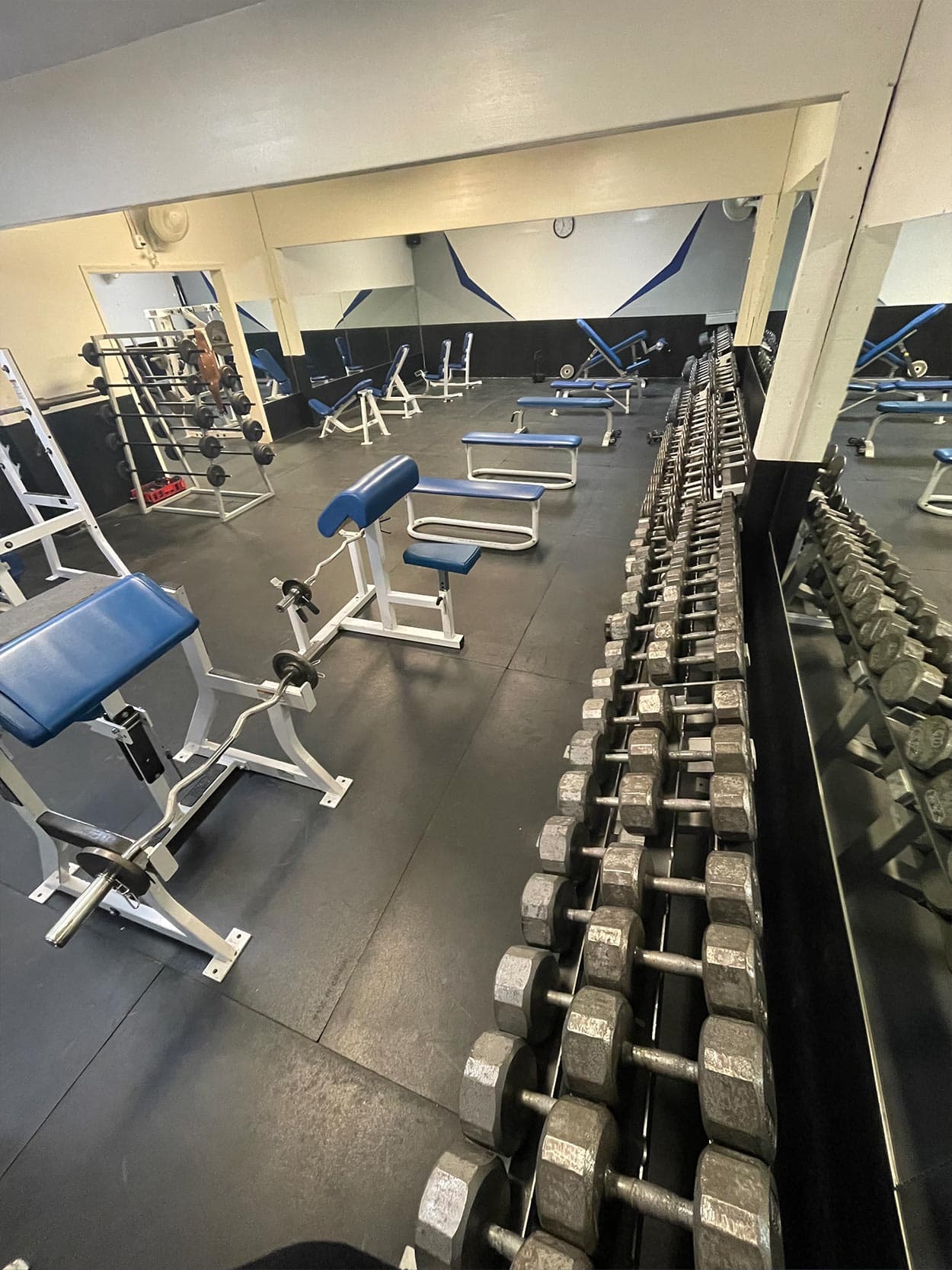 Weightlifting - Crossroads Sports & Fitness - Gym and Health Club